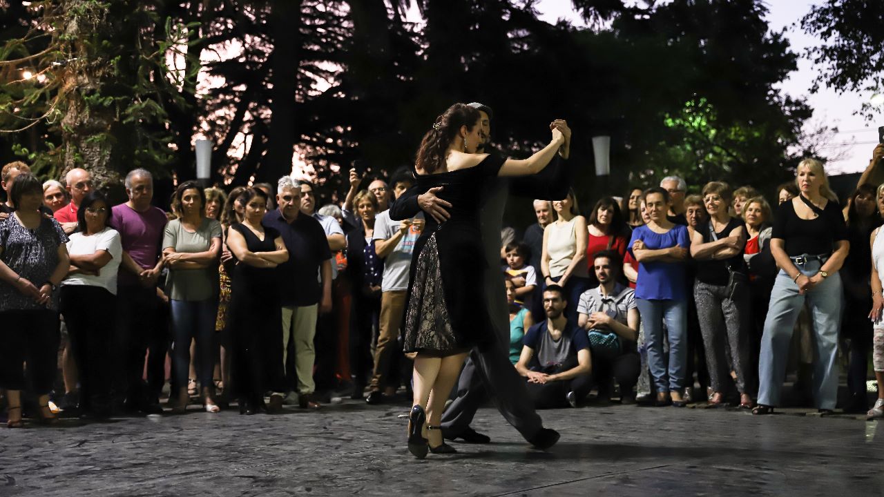 Tango en la Plaza Alem de Munro - De norte a norte - Noticias las 24 horas